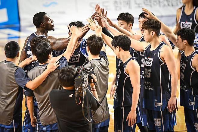 [5라운드 리뷰] KCC? KT? DB? 6강 플레이오프 막차 티켓의 주인공은?