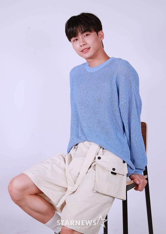 From Idol to announcer.. ..the repercussions brought on by 'I am Shin Yi