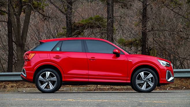 아우디 Q2 35 TDI, 150마력 8.74초 22.5km/L, 4,363만원. | 오토다이어리