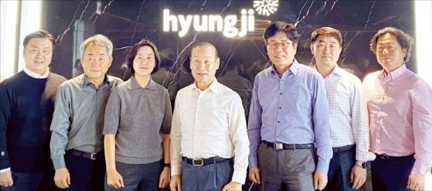 패션으로 여름철 체감온도 확 낮춘다패션그룹형지 쿨코리아 캠페인