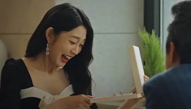 모범택시2 사이비 종교 간증했던 여배우의 이전 직업 뉴스에이드