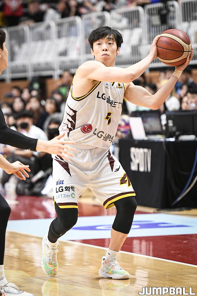 ‘이재도 27점 폭발’ LG, KT 격파...1위 KGC 1경기 차 추격