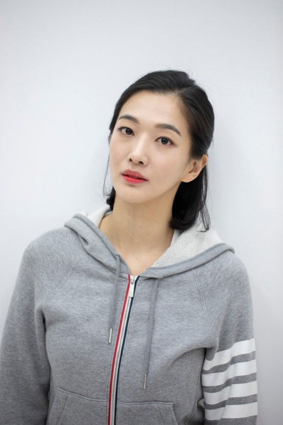 최근까지 새벽배송 아르바이트 하고 있던 대세 여배우의 현재 근황 필더무비