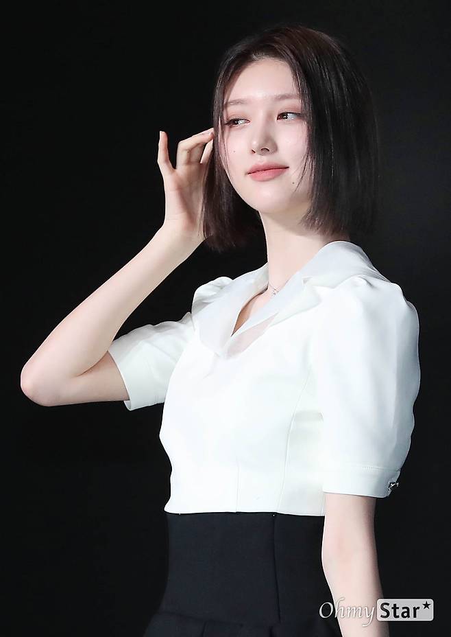 오마이포토 아이브 가을 단발머리 소녀