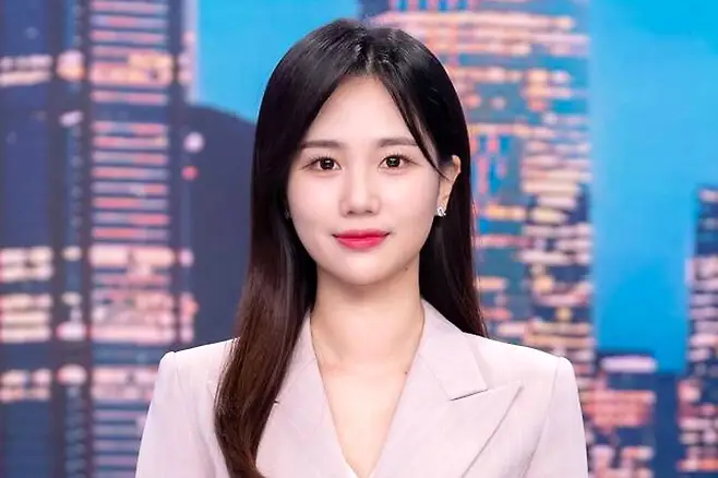 역대 최연소 메인뉴스 앵커자리 꿰찬 아나운서의 놀라운 과거 뉴스에이드