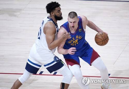 [NBA PO] ‘요키치 트리플더블’ 덴버, 미네소타 제압하고 시리즈 3연승···2R까지 -1승