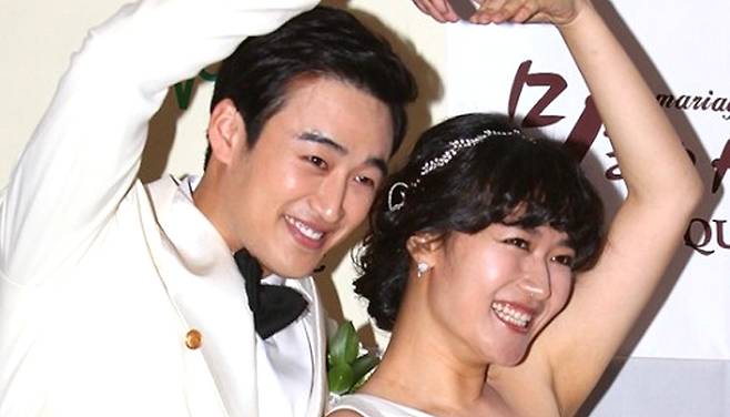 Mt 갔다가 만난 개그우먼에게 반해버린 배우의 결혼 근황 뉴스에이드