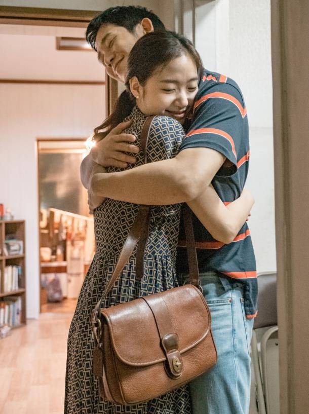 꽃미남 단역배우와 3년만에 재회한 여성 톱스타 반응 필더무비