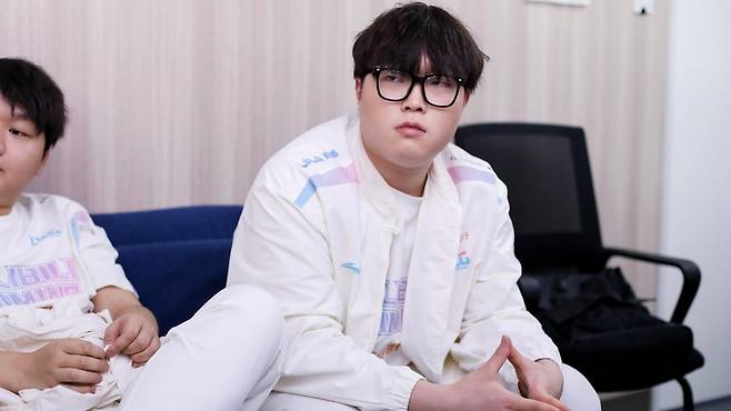 Msi 구름 한점 없는 빈 하늘