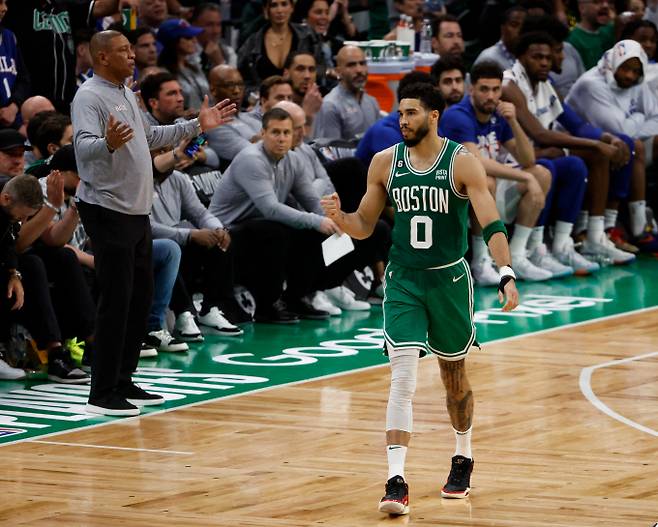 Nba 보스턴 2년 연속 동부 컨퍼런스 결승 진출 마이애미와 격돌