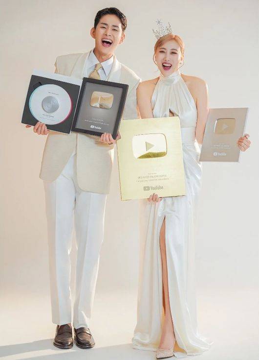 Son Min-su : Lim La-ra is getting married today after 10 years of dating.