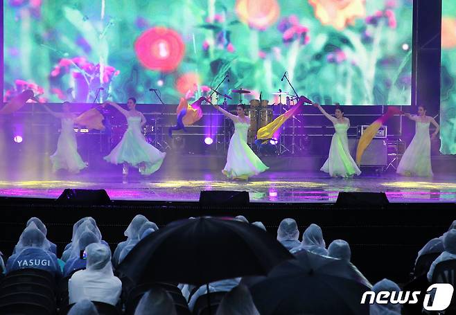 경남 대표 축제 밀양아리랑대축제 40만 명이 즐겼다