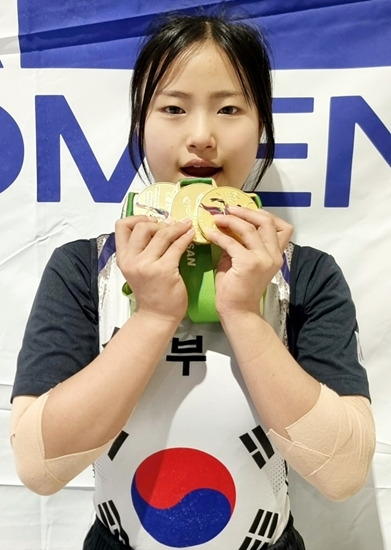 소년체전 역도 여중부 45㎏급 3관왕 김예솔안산 선부중