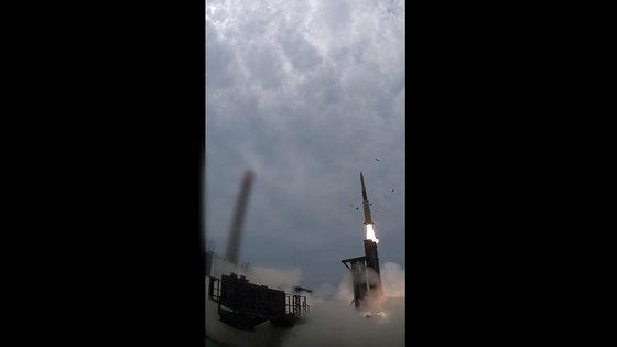 한국판 사드 박수 쏟아졌다수십㎞ 상공서 가상 北미사일 격추 영상