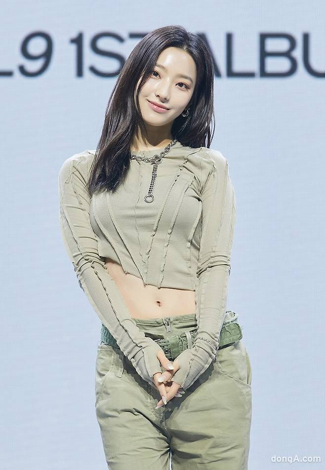 프로미스나인 이새롬 믿음직한 롬캡틴 Da포토