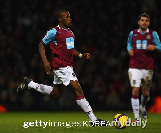역대 Epl 최악의 선수 25人 공개1위는 발롱도르 수상자 친척 사칭한 희대의 사기극