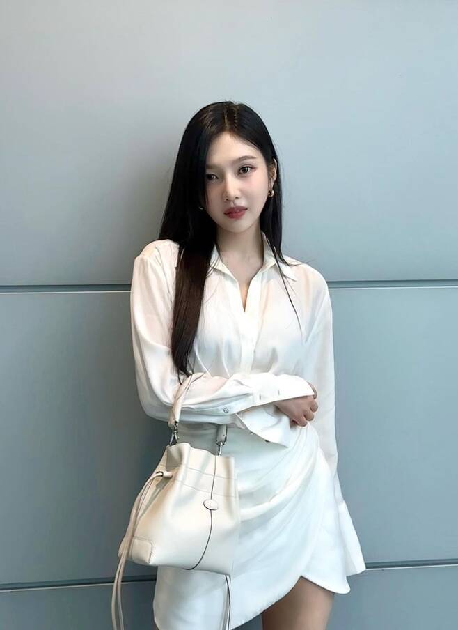 짧게 더 짧게 한소희 카즈하 조이 등이 꽂힌 올 여름 미니 스타일 10 패션엔