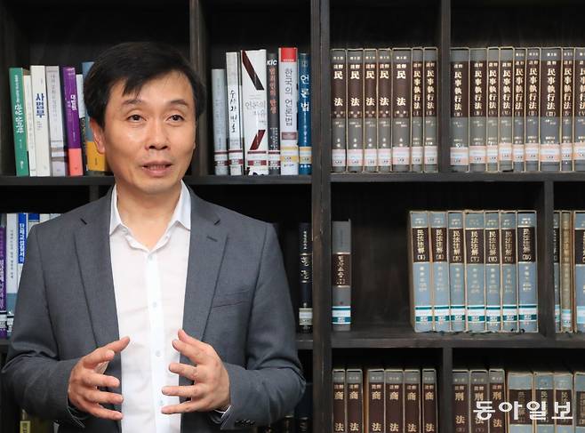 인터뷰 한국 마약 청정국 아냐 컨트롤타워 만들어야” 김희준 변호사의 진단과 해법