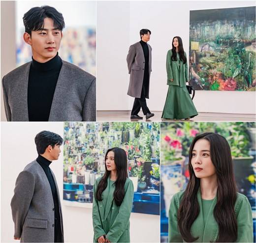 Ok Taek Yeon , Yoon So-hee with a dripping eye...two Art gallery dates