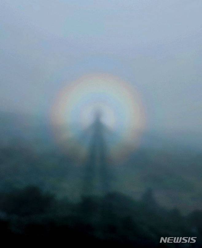 한라산 정상에 나타난 신비로운 브로켄 현상