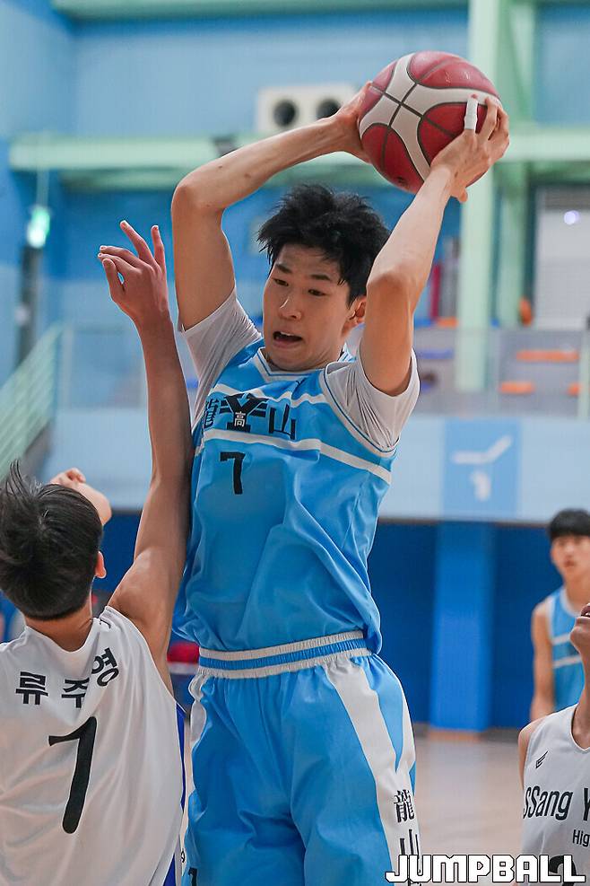 23왕중왕전 ‘5명 10점 우승후보 용산고 천안쌍용고 완파하고 결선 진출남고부 종합