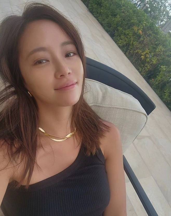 컴백 임박 확 달라진 스타일 선보인 황정음 근황 헤어핏