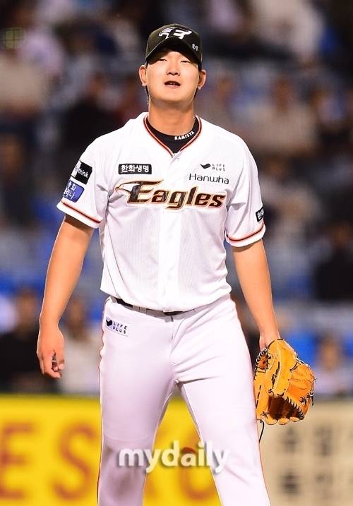 한화 155km 스리쿼터 파이어볼러의 미래…선발? 마무리? 특급 재능, 썩히면 안 돼[MD광주]