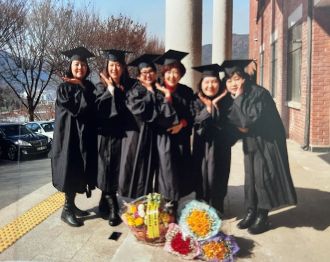 초등 중퇴 ‘공사판 아지매 나이 60에 간호조무사 된 사연은 서영아의 100세 카페