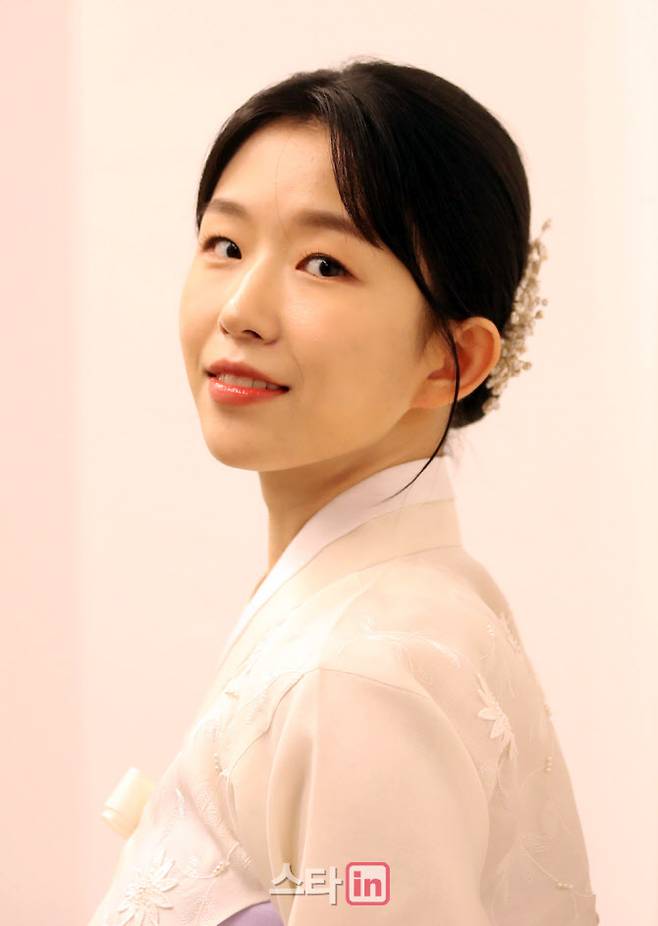 윤가이 올해는 수확의 해선한 영향력 주는 연기자 될래요 한복인터뷰 ③