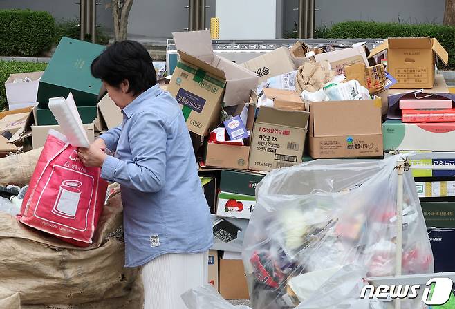 뉴스1 Pick 넘쳐나는 명절 후유증 재활용 쓰레기대안 고민할 때
