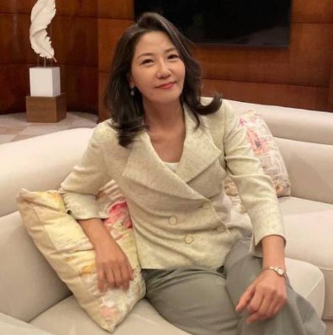 유부녀인 줄 알았는데 알고 보니 싱글이었던 50대 여배우 키노라이츠
