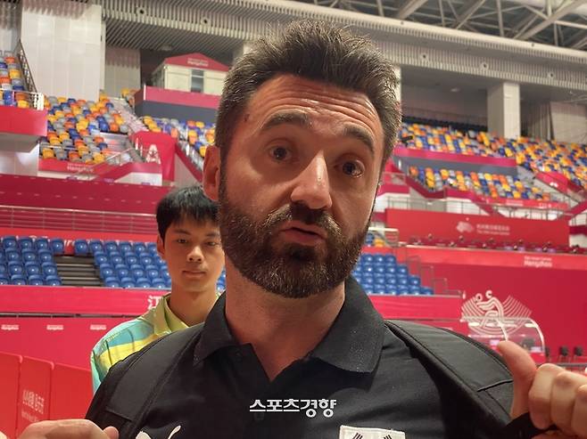‘부임 2년차 부진의 끝은 어디 여자배구 세사르 체제 이대로 괜찮을까