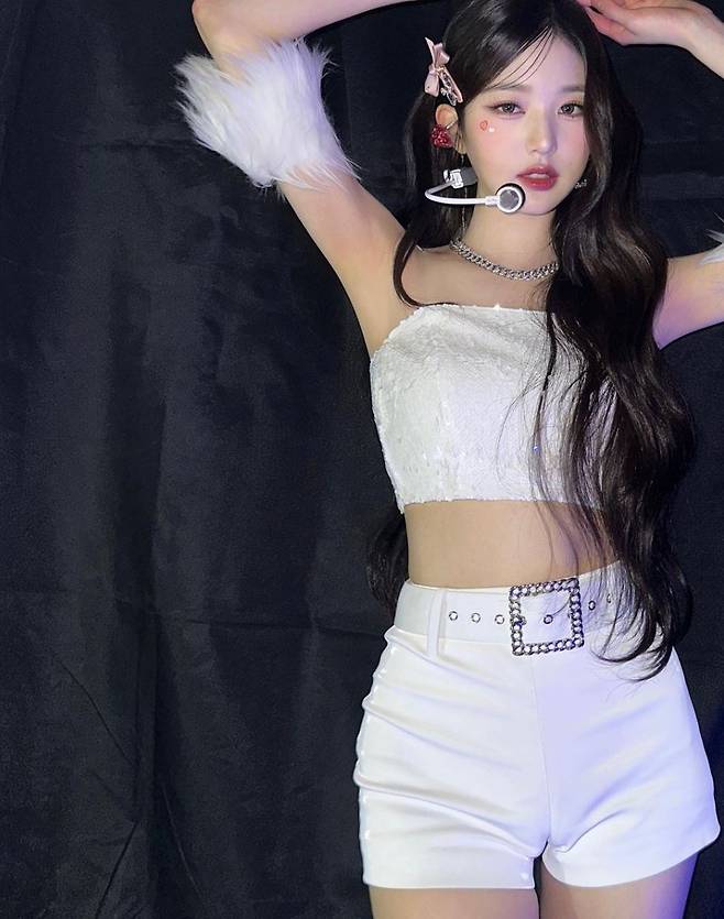 앞머리 내리고 美친 비주얼 뽐낸 얼굴천재 장원영 헤어핏