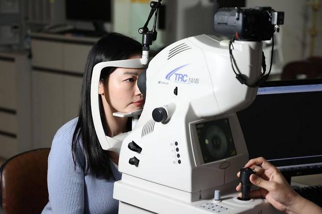 콕건강 눈앞에 날파리 보이는 비문증실명 경고등일 수도