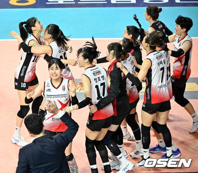 "져주고 있는 것 같다, 지고 싶은가" 고희진 감독이 선수단에 던진 한 마디에 ‘우승후보’ 흥국생명을 잡았다 [오!쎈 인천]