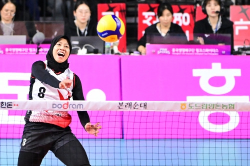 ‘인도네시아 특급 메가 앞세운 정관장 현대건설 완파