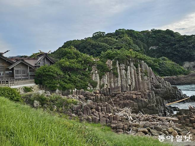 태평양의 거센 파도가 만들어낸 도깨비 빨래판 전승훈의 아트로드
