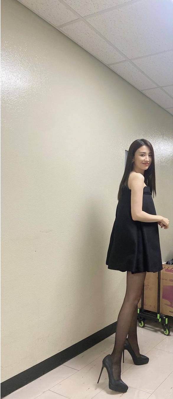 박하선 사람이야 인형이야” 블랙 미니드레스 종결자 스타와 패션