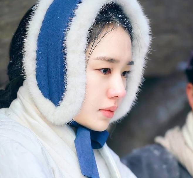 전쟁통에도 애생긴다 증명한 남녀가 전한 반가운 소식 맥스무비