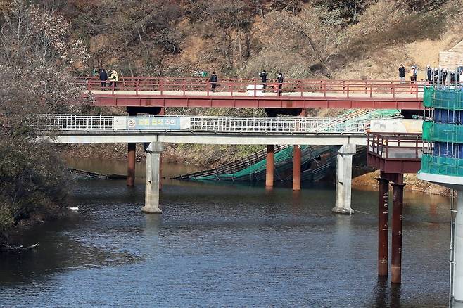 경주 안계저수지 교량 콘크리트 타설 중 작업자 2명 사망