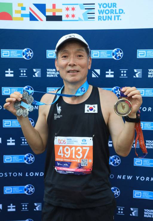 스포츠 화제 세계 6대 마라톤 완주 천하를 다 얻은 기쁨”