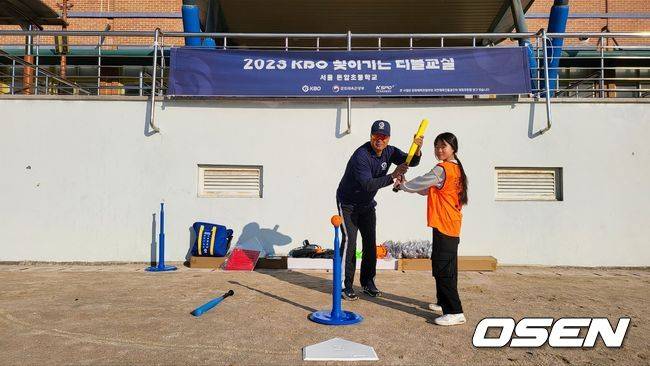 “모두가 즐길 수 있는 스포츠라 좋아요” 200개 초등학교 찾아간 KBO 티볼교실, 아이들 웃음과 함께 끝났다