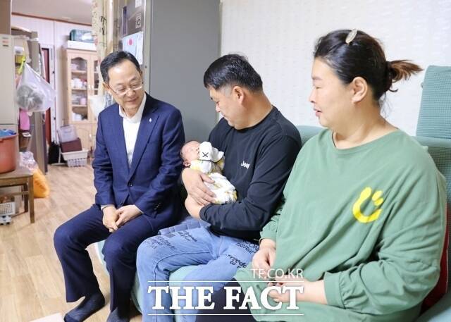 온 군민이 함께 축하합니다해남군 10년 만에 아이 울음소리