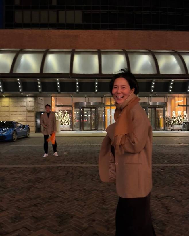 김나영 연말 패션 자켓 코디는 이렇게 라이프업