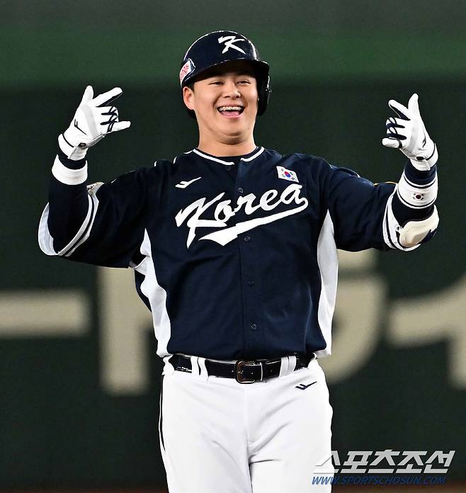 이대호 선배께 사인 배트 선물하겠다 2000년생 최초 홈런왕 노시환의 남다른 입담 경남고 대선배도 빵 터진 순간