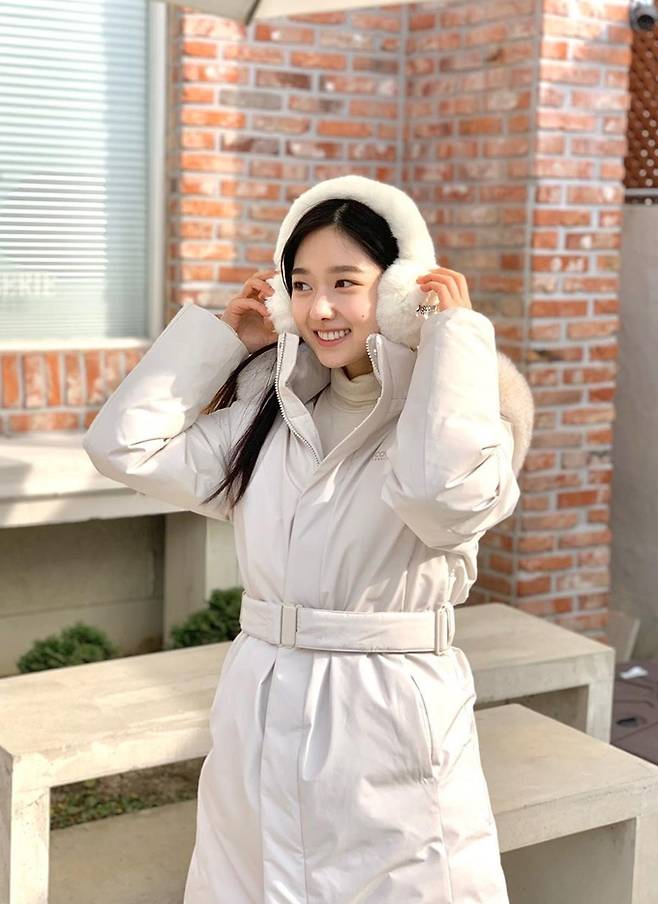이혜성 아나 패딩 핏은 완벽 커피는 위기 일발 반전 허당미의 롱 패딩룩 패션엔