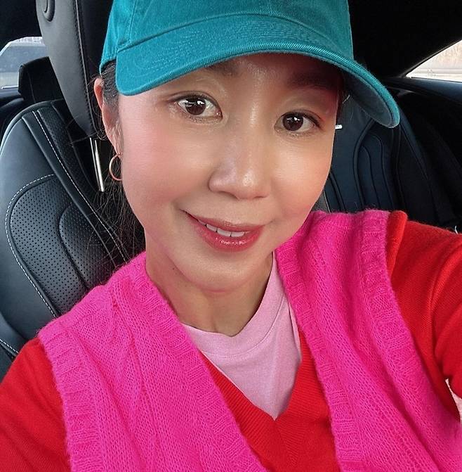 ‘윤종신 아내 전미라 할머니 꽃바지 고정관념 파괴한 시선강탈 테니스룩 패션엔