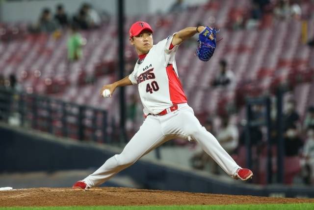 ‘2g 4이닝 무실점 Kia 25세 150km 파이어볼러가 호주에 떴다극적 구원승 2024년 터질까