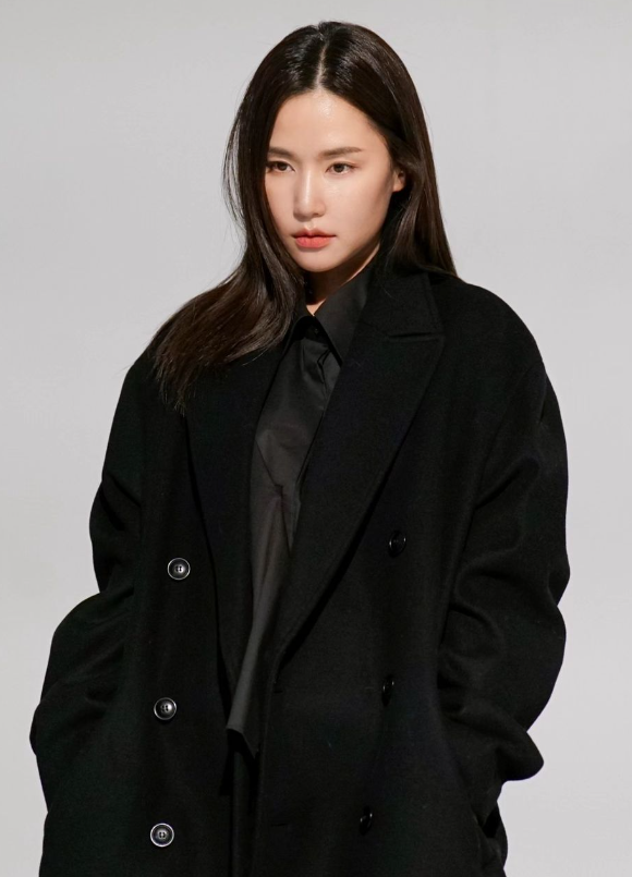 결혼 4년♥만에 임신한 40살 여배우출산후 첫 화보 아름다워드레스룩 어썸클