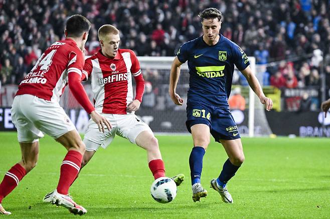 토트넘, '리틀 KDB' 18세 축구도사 찍었다! 단돈 400억에 SON 도우미 데려오나